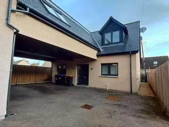 Charming 4 BA 4 bedroom house for rent in Commerce Street, Ins.