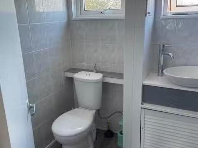 Just in! 4 bedroom terraced house for rent in Alpersons, Hatfi.