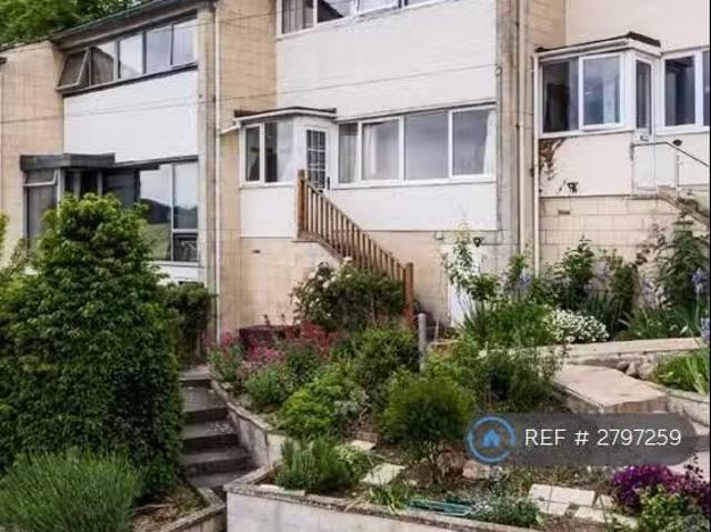 Cozy 4 bedroom terraced house for rent in Arundel Road, Bath.