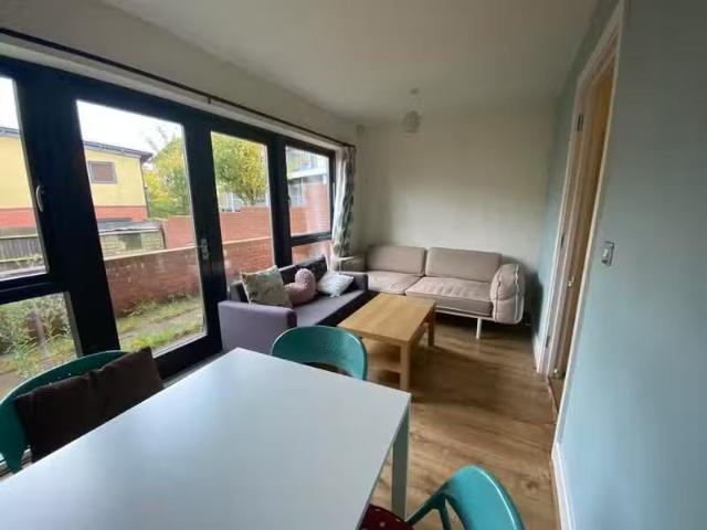 New 4 bedroom town house for rent in Langley Walk, City Centre.