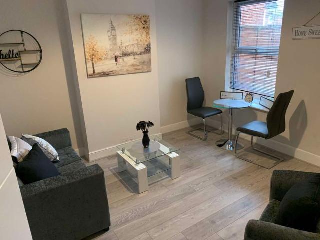 Cozy 4 Bedroom Home – Move In Ready Kitchener Road Bedroom 4