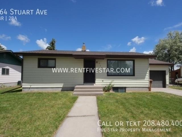 Cozy 4 Bedroom Home Available in Chubbuck! Visit rentfivestar.com for details