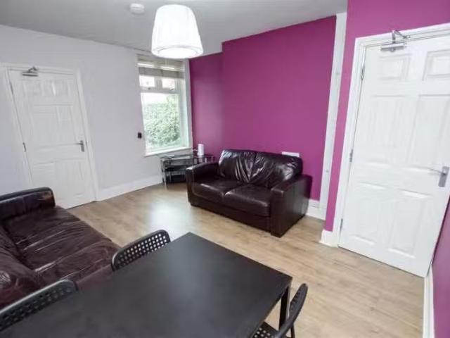 Deal! 4 bedroom house for rent in Oak Tree Lane, Selly Oak, Bi.