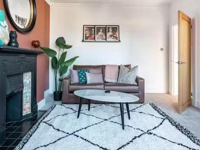 Cheap 4 BR Kensington Place