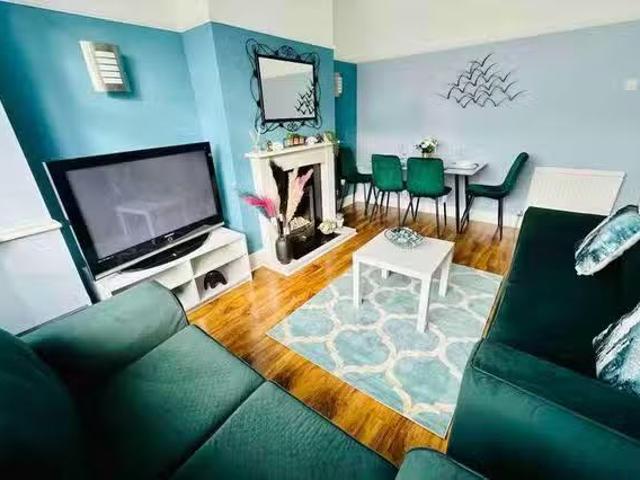 Just in! 4 BR Northview Drive