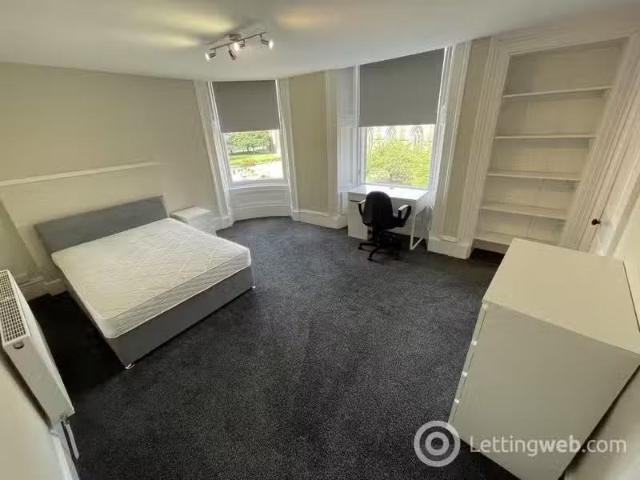 Charming 4 BR Property to rent in 2 Union Street, Dundee, DD1.