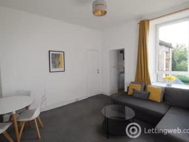 For Rent! 4 BR Property to rent in Elmfield Avenue, First Floo.