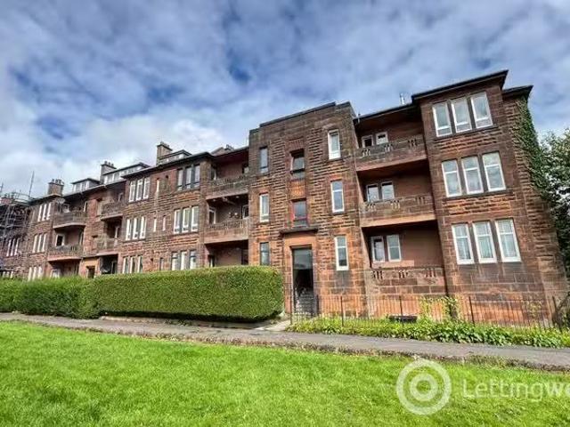 Deal! 4 BR Property to rent in Great Western Road, Anniesland.