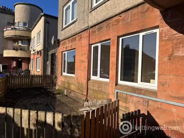 Deal! 4 BR Property to rent in Jessiman Square, Renfrew, Renfr.