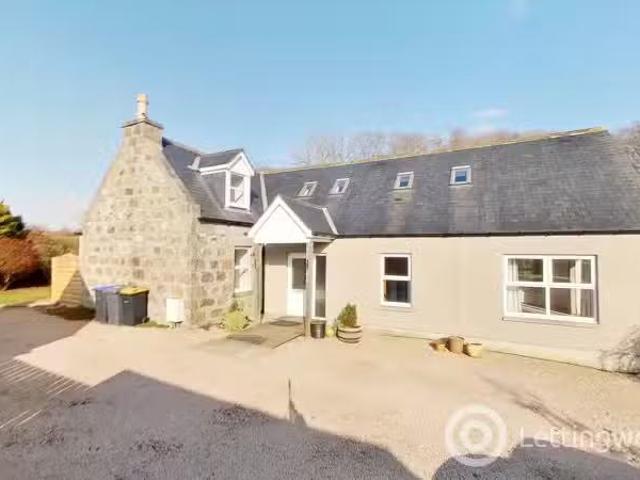 Cozy 4 BR Property to rent in Roadside Cottage, Fintray, Aberd.