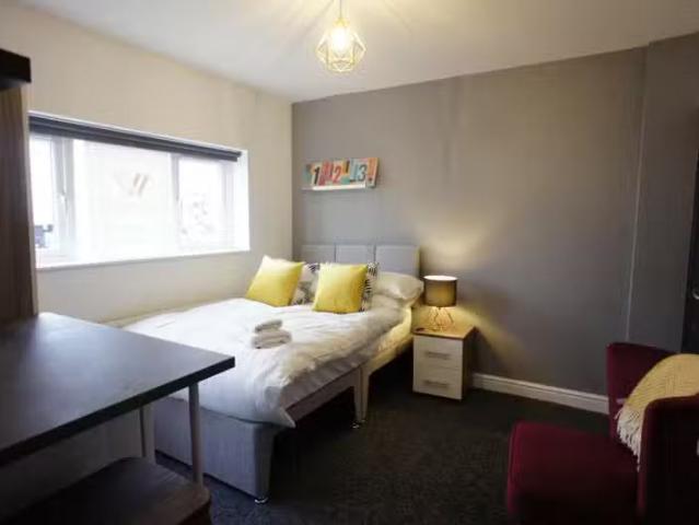 Deal! 5 BA 1 bedroom house share for rent in Church Street Dud.