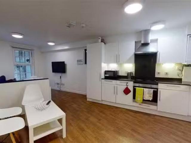 Cheap 5 BA 5 bedroom apartment for rent in 9 Pipe Lane Apartme.