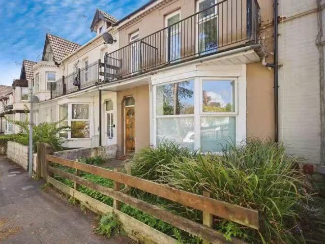 Cozy 5 bedroom terraced house for rent in Five Double Bedrooms.