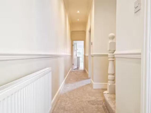 For Rent! 5 bedroom semi detached house for rent in Station Ro.