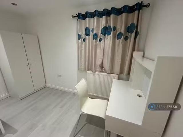 Rental! 6 BA 1 bedroom house share for rent in Eton Avenue, Ne.