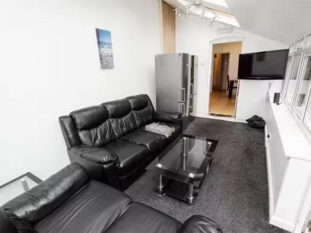 Deal! 6 BA 6 bedroom apartment for rent in Ribblesdale Road, B.