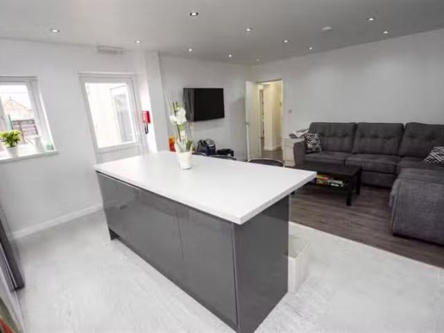 Deal! 6 bedroom house for rent in Poole Crescent, Birmingham.