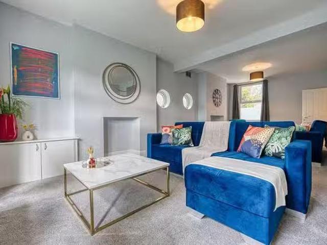 Charming 6 BR Woodborough Road