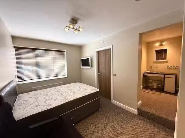 Unique 7 BA 7 bedroom house of multiple occupation for rent in.