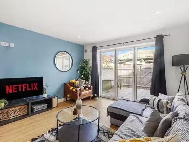 Nice 8 BR Fishponds Road