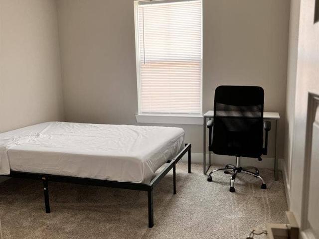 CozyFurnished Bedroom Primelocation