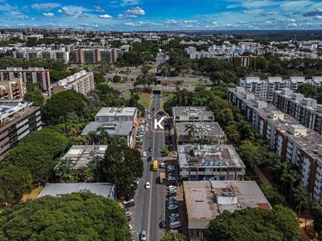 CLN 215 Bloco C Apartamento à venda na SQN 215 Norte — Excelente localização próximo ao Parque Olh