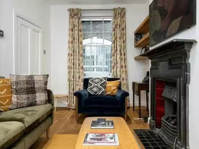 Cloth Court, London