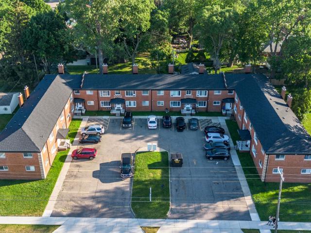 Cloud 9 Apartments Eastpointe