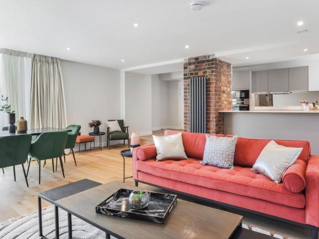 Cloud Street London E15 2 bed apartment to rent £2,700 pcm £623 pw