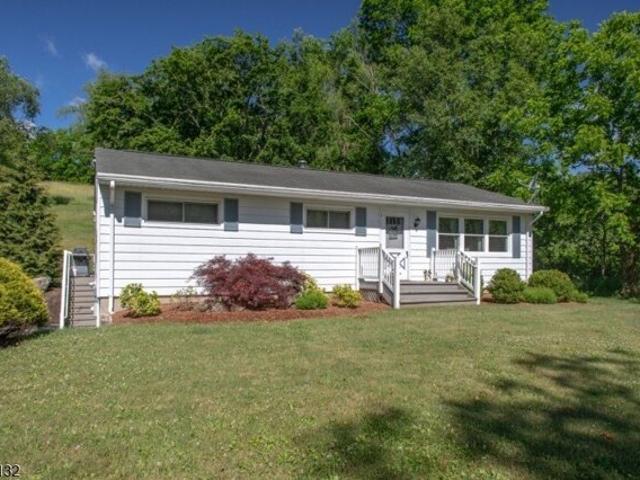 Clove Rd, Wantage Township, Home For Sale