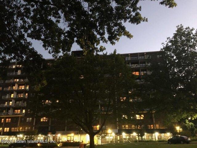 Clove Rd Apt O, Staten Island, Home For Sale
