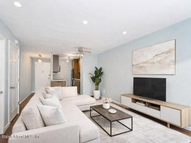 Clove Rd Apt M, Staten Island, Home For Sale