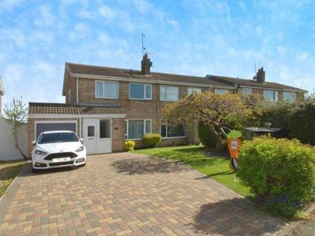 Cloven Ends, Langtoft, 3 Bedroom Semi detached