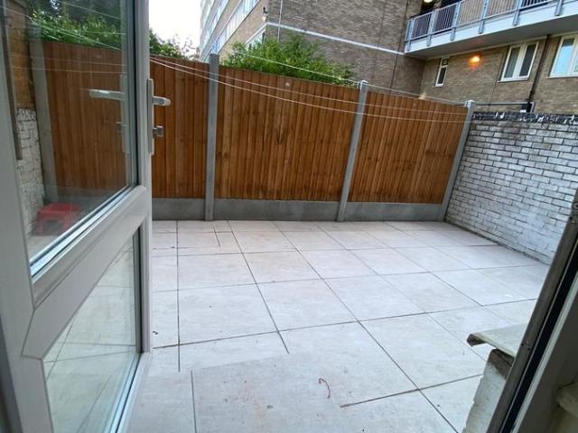 Clovelly Way, London E1, 3 bed shared accommodation to rent, £2,640 pcm | PrimeLocation