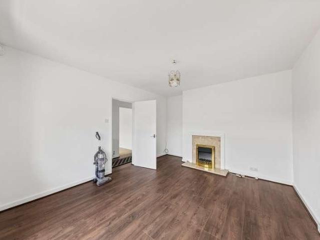 Clovelly Avenue, Great Sankey, WA5