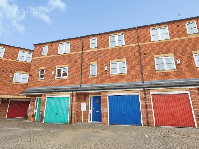 Clovelly Court, Longford Street. 3 bed house to rent £1,095 pcm £253 pw