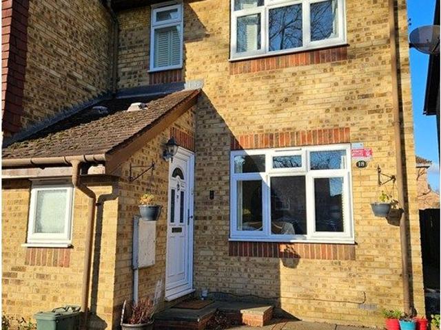 Clovelly Close, Pinner HA5, 3 bed end terrace house to rent, £2,400 pcm | PrimeLocation