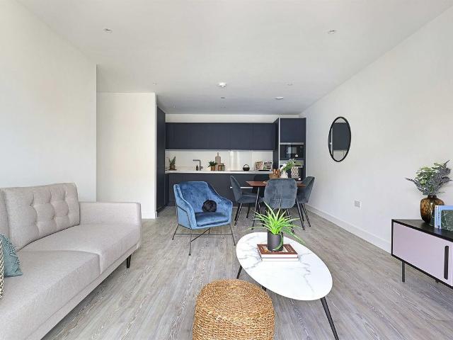 Clovelly Road TW3, 2 bed flat to rent, £2,250 pcm | PrimeLocation