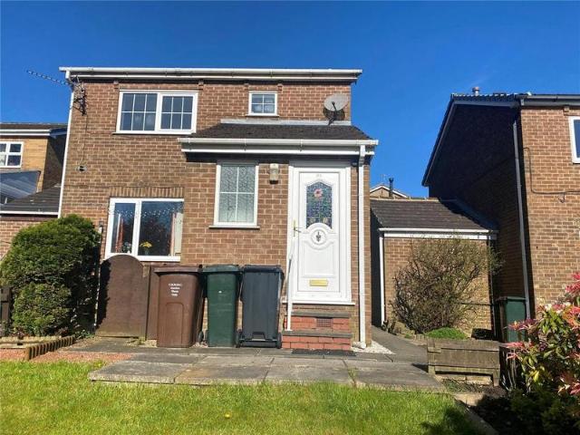 Cloverville Approach, Odsal, Bradford, BD6 2 bed flat for sale.