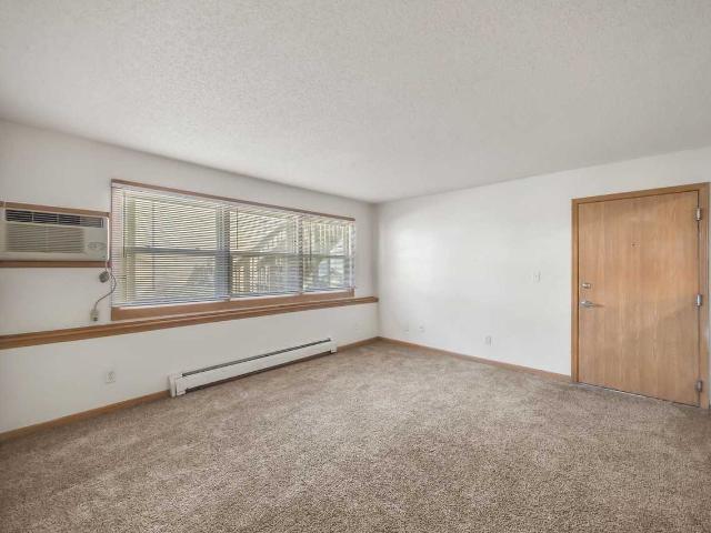 Clover Creek 2 Bedroom Apartment for Rent at 2901 Boston Ave, Des Moines, IA 50310 Prospect Park