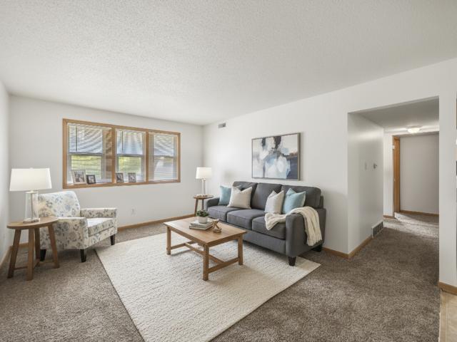 Clover Creek Studio Apartment for Rent at 2901 Boston Ave, Des Moines, IA 50310 Prospect Park