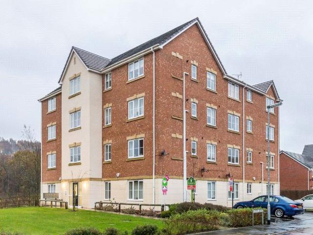 Clover Grove, Leek, Staffordshire ST13, 2 bed flat to rent, £650 pcm | PrimeLocation