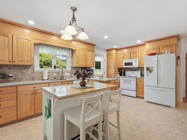 Clover Dr, Bridgewater, Home For Sale