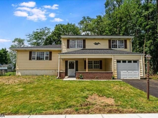 Clover Hill Dr, Mount Olive Township, Home For Sale