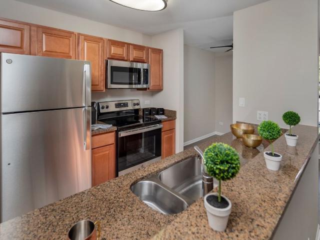 Clover Ridge East Apartments 1 Bedroom Apartment for Rent at 1445 E Evergreen Dr, Palatine, IL 60074