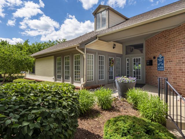 Clover Ridge East Apartments