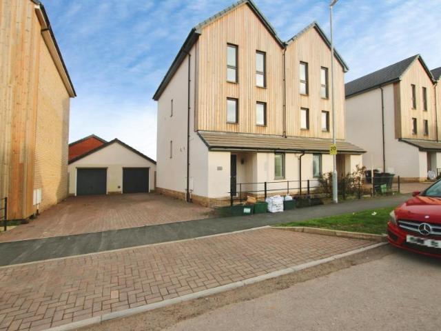 Clover Way, Bristol BS34 4 bed semi detached house to rent £2,800 pcm £646 pw