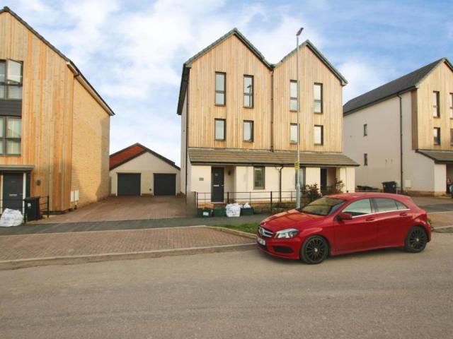 Clover Way, Bristol BS34 5 bed semi detached house to rent £3,625 pcm £837 pw