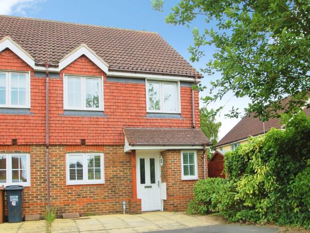 Clover Way, Hatfield AL10, 3 bed semi detached house to rent, £2,000 pcm | PrimeLocation