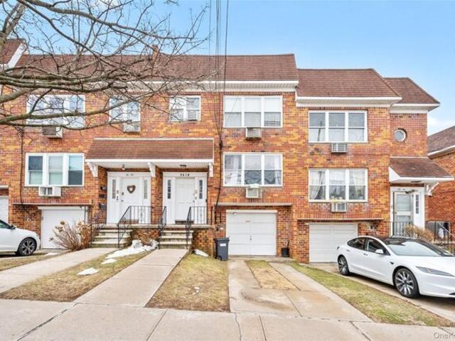 Cloverdale Blvd, Bayside, Condo For Sale
